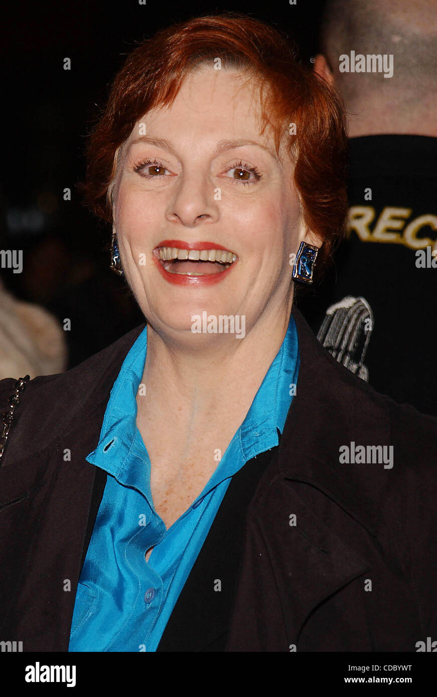 K28035AR SD12/12/2002.''TW0 WEEKS NOTICE'' PREMIERE AT THE.ZIEGFELD ...