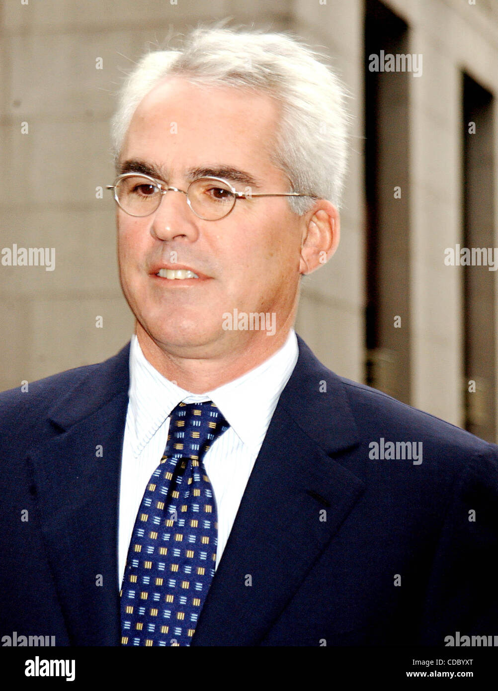 K33924AR.ROSIE O'DONNELL WITH HER PUBLICIST CINDI BERGER ARRIVING AT NY ...