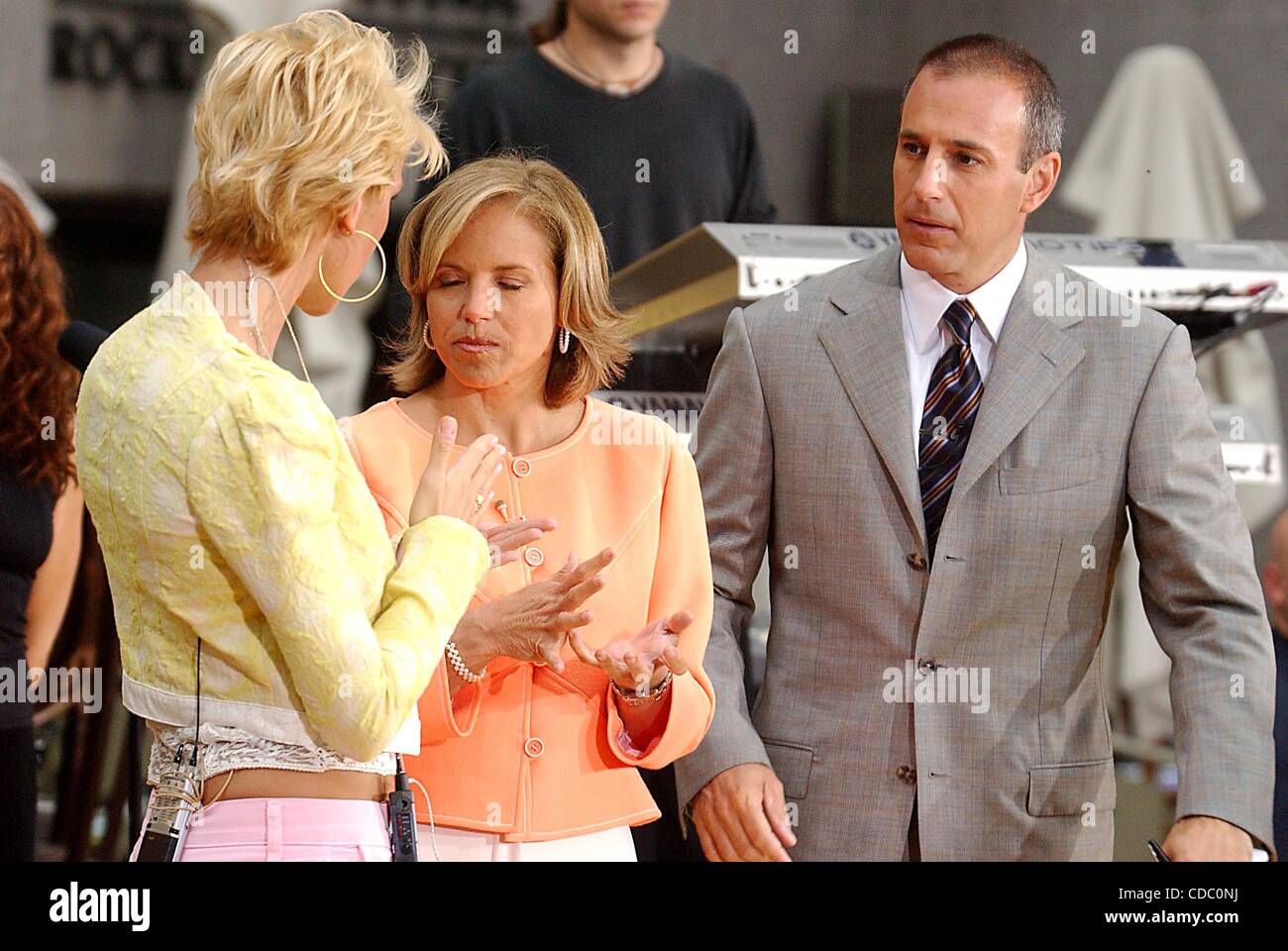 K31676AR. SD07/10/2003..CELINE DION PERFORMS ON NBC TODAY SHOW AT ...