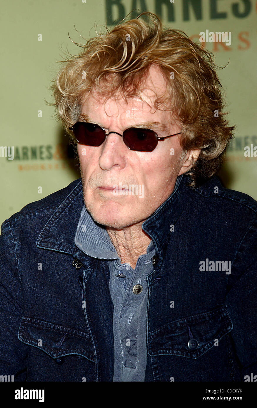 K36889AR.DON IMUS AND WIFE DEIDRE SIGN'S COPIES OF ''THE IMUS RANCH ...