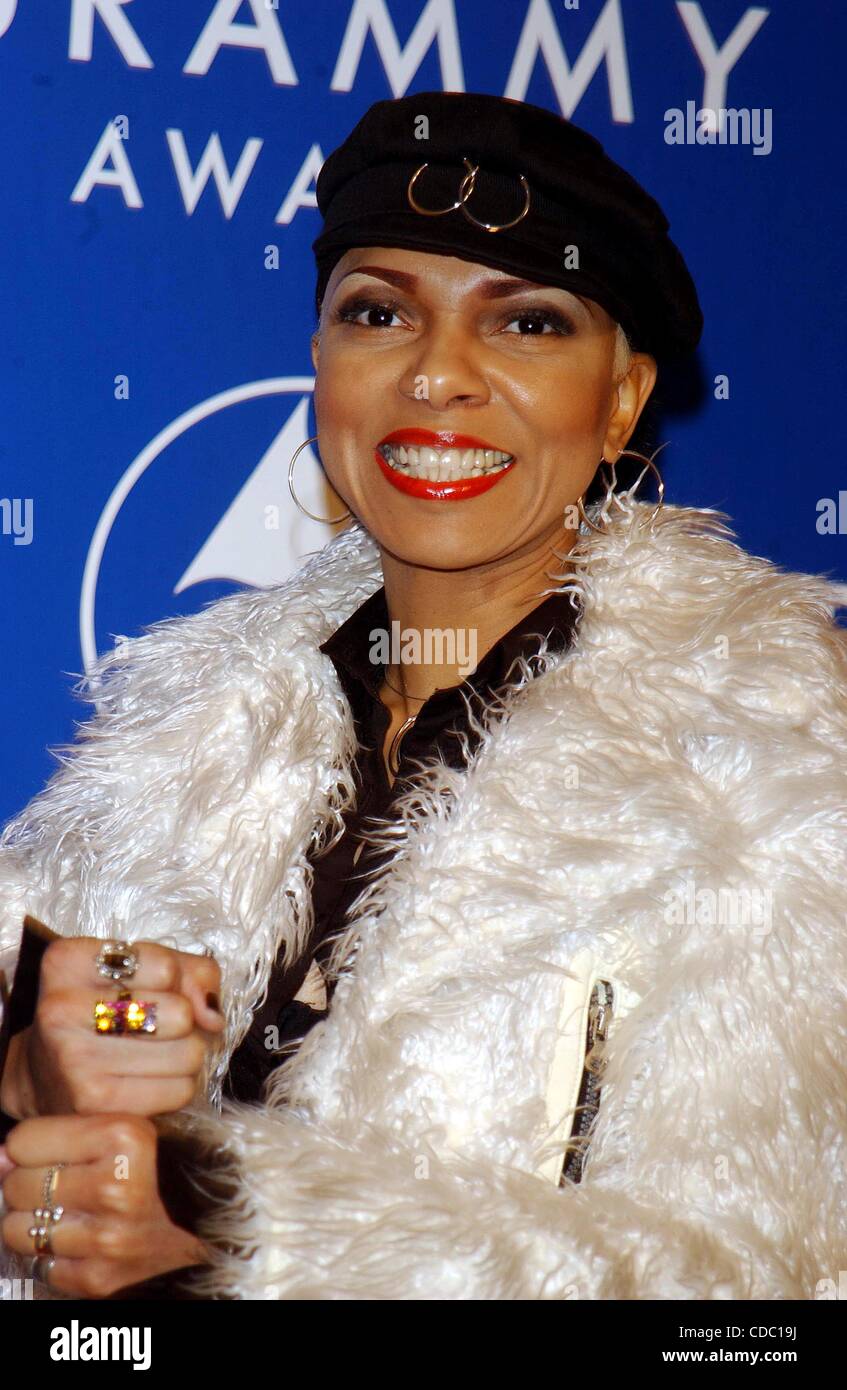 K29243AR SD02/23/2003.45TH ANNUAL GRAMMY AWARDS (ARRIVALS).AT M.S.G ...
