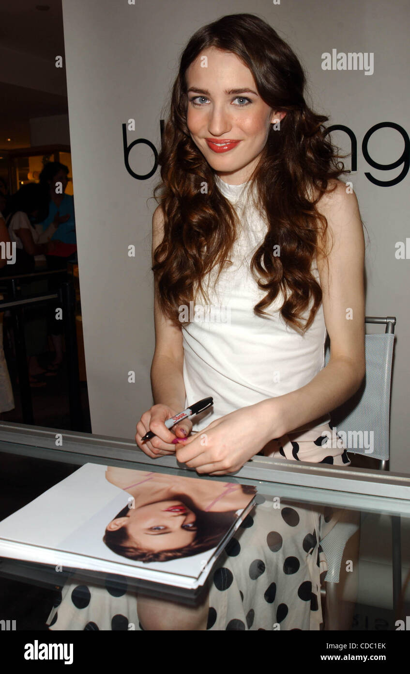 K31448AR. SD06/26/2003..MEET LANCOME MODEL ELIZABETH JAGGER AT ...
