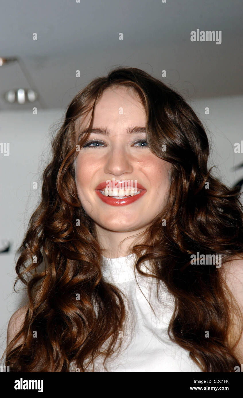 K31448AR. SD06/26/2003..MEET LANCOME MODEL ELIZABETH JAGGER AT ...