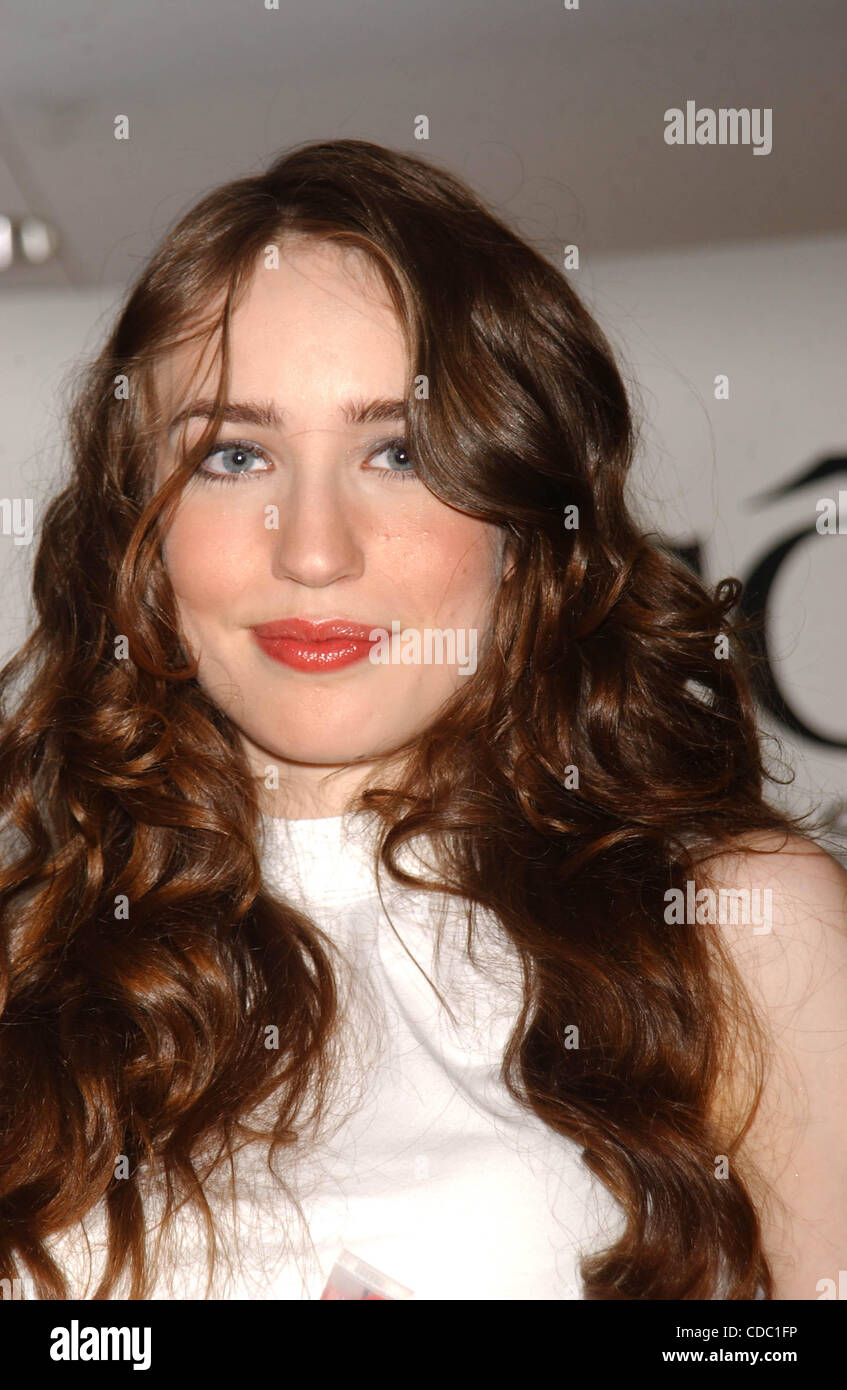 Elizabeth Jagger High Resolution Stock Photography and Images - Alamy