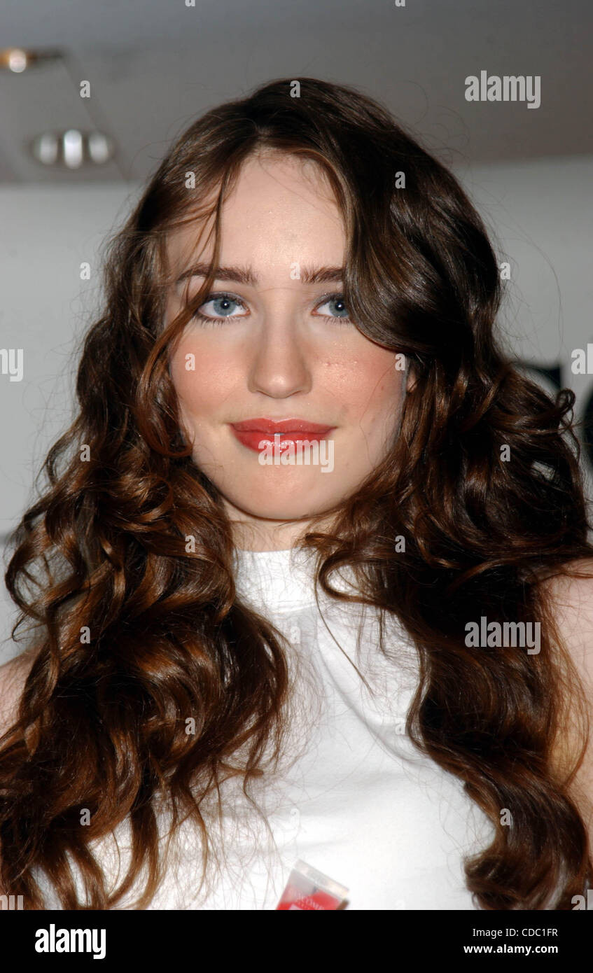 Elizabeth jagger hi-res stock photography and images - Alamy