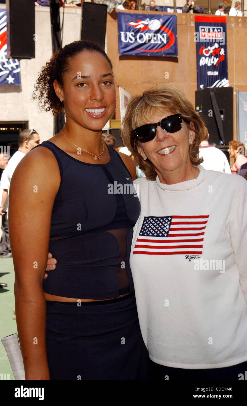 04/28/2003 NEW YORK New York.USA TENNIS ROCK & RALLY. ROCKEFELLER ...