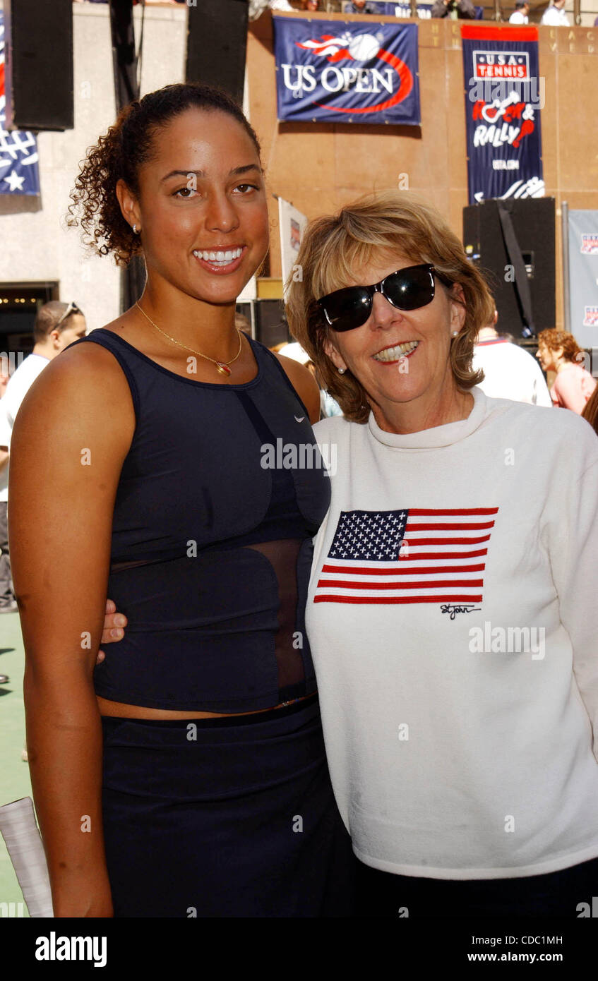 04/28/2003 NEW YORK New York.USA TENNIS ROCK & RALLY. ROCKEFELLER ...