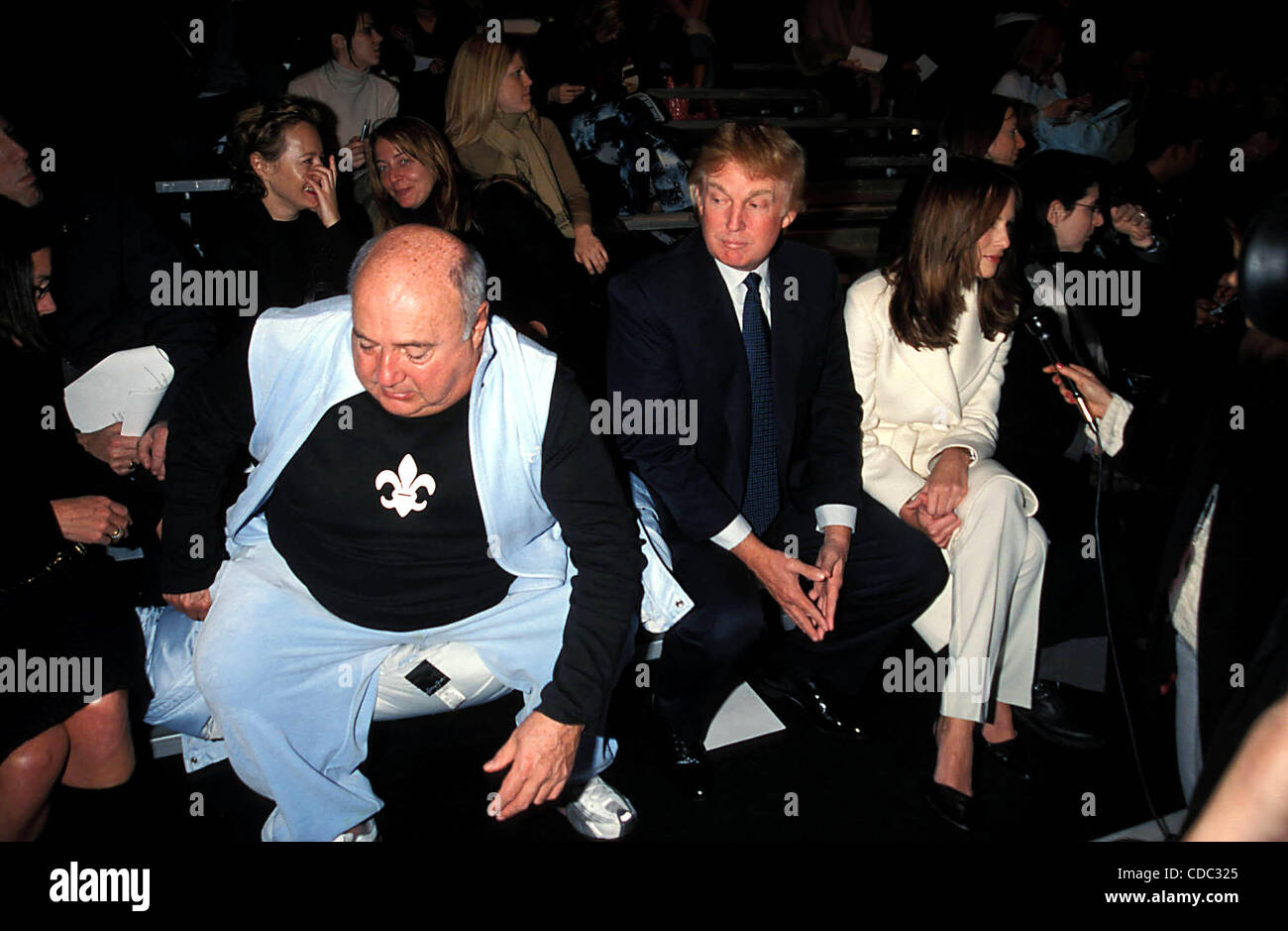 K21064AR SD0212.MARC JACOBS FALL 2001 COLLECTION IN NEW YORK .HAL ...