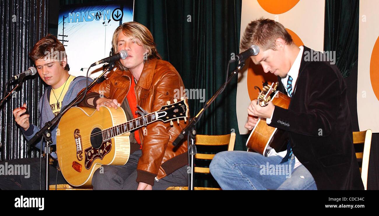 K33105AR.HANSON APPEARED AT BOTTOM LINE TO ANNOUCE THEIR UPCOMING ...