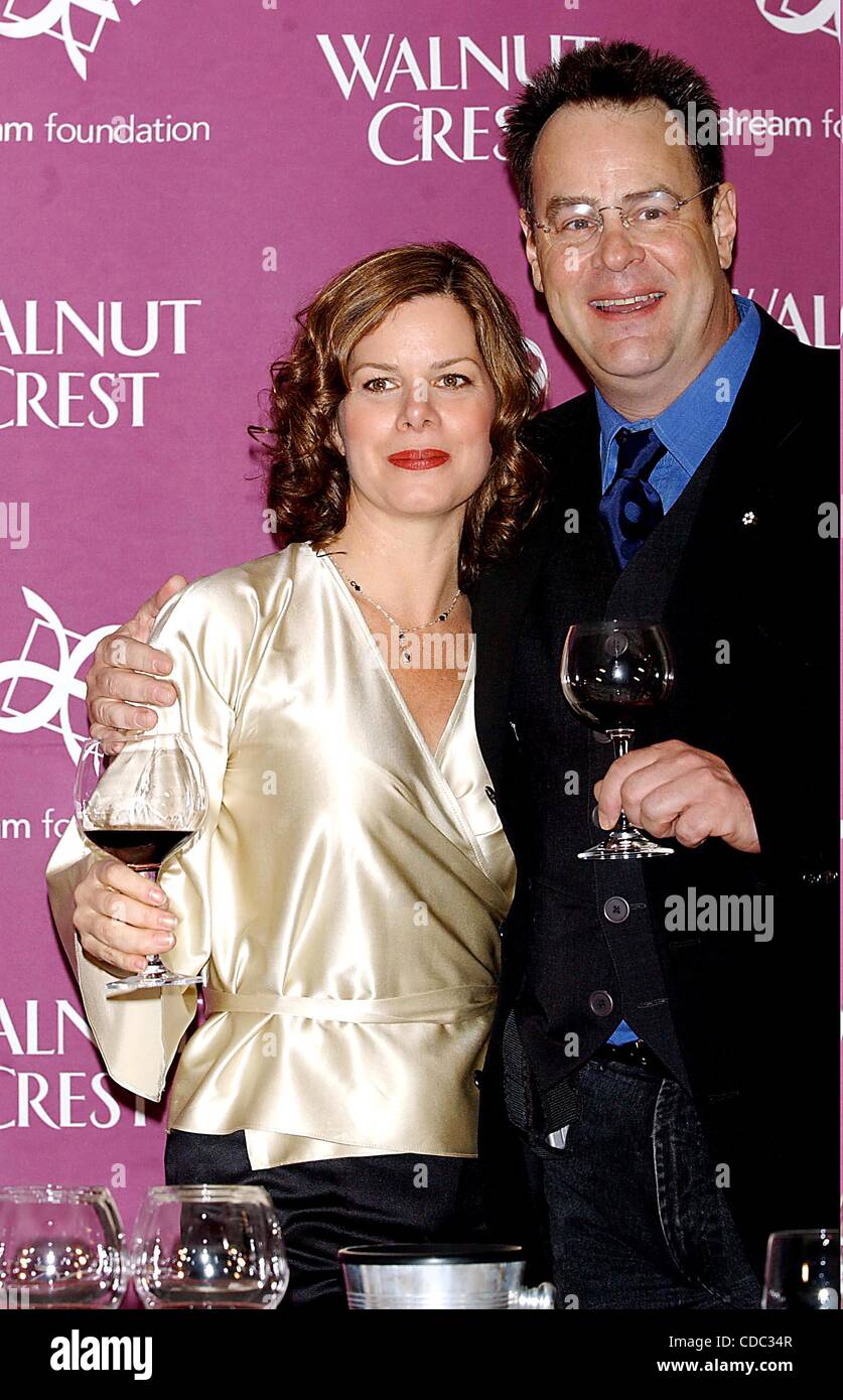 K29889AR SD0404.WALNUT CREST MILLION DOLLAR CELEBRITY.WINE CHALLENGE.W ...