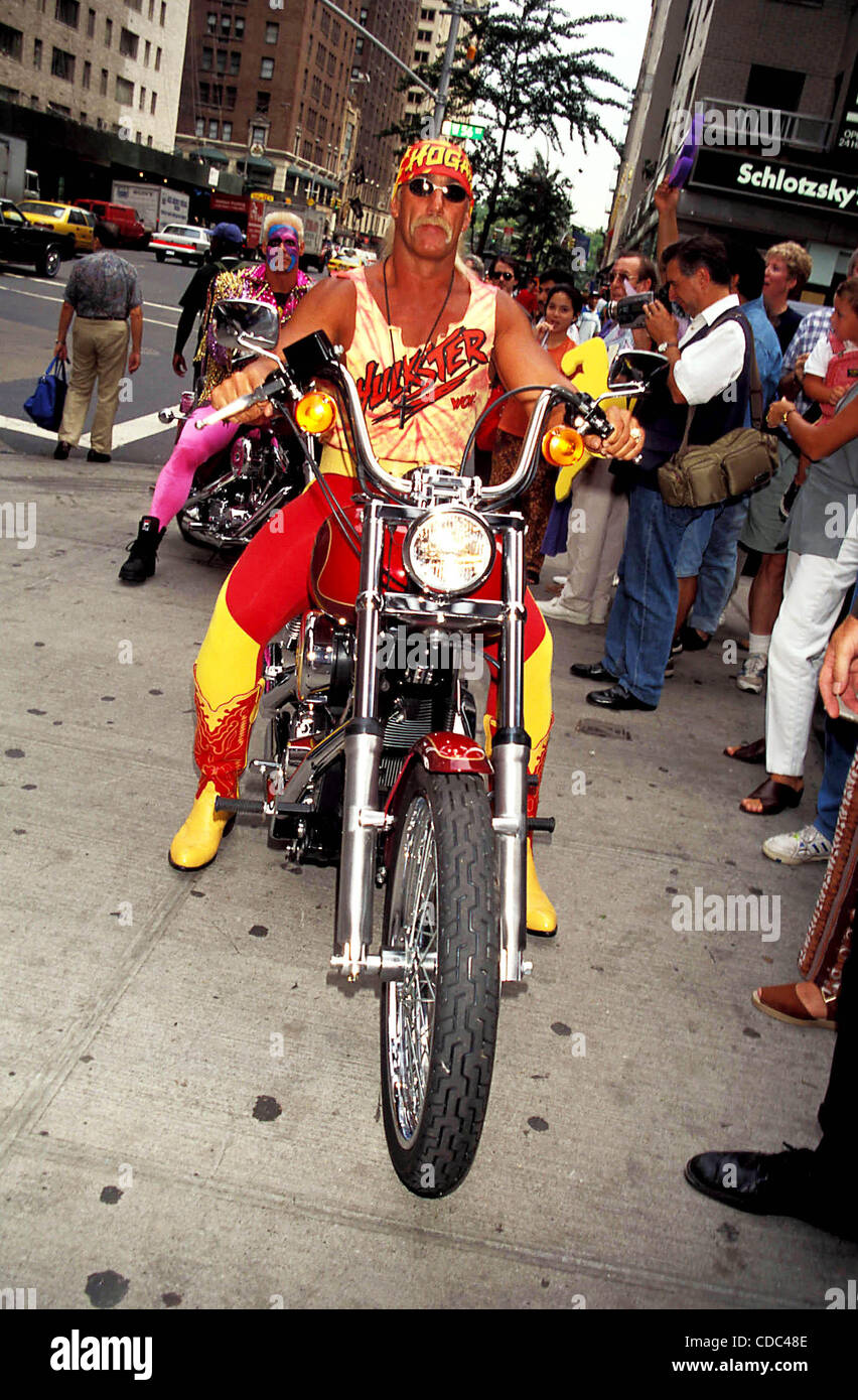 K2359AR SD0814.LIVE WCW WRESTLING COMES TO TNT.HULK HOGAN . / 1995 ...