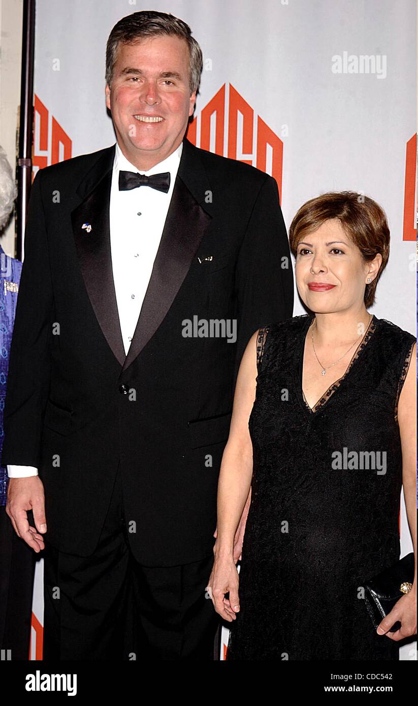 K29867AR SD0402.CASA'S ELEVNTH ANNIVERSARY AWARDS DINNER.TO HONOR JEB ...