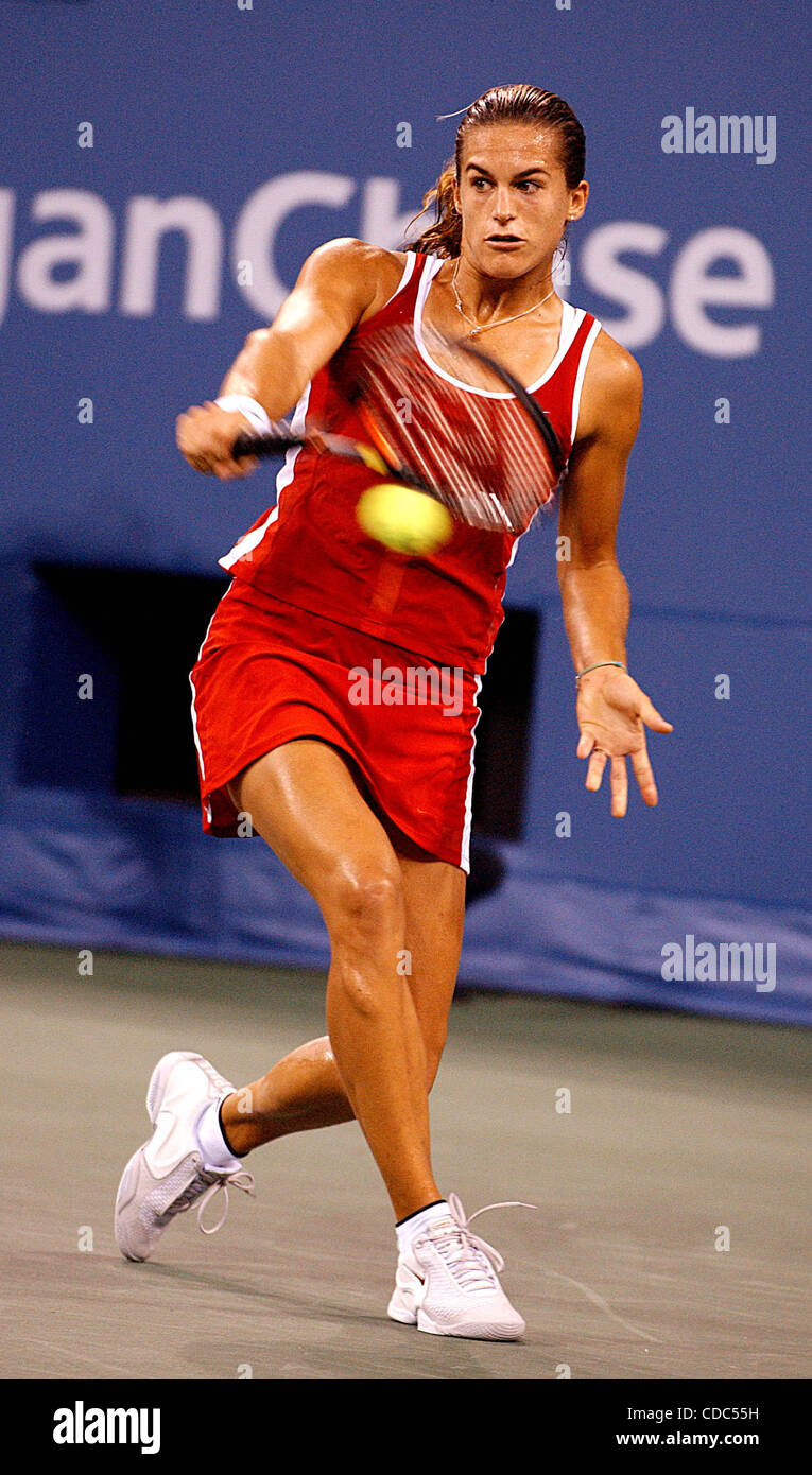 AMELIE MAURESMO.K32546AR .2003 US OPEN TENNIS AT ARTHUR ASHE STADIUM IN ...