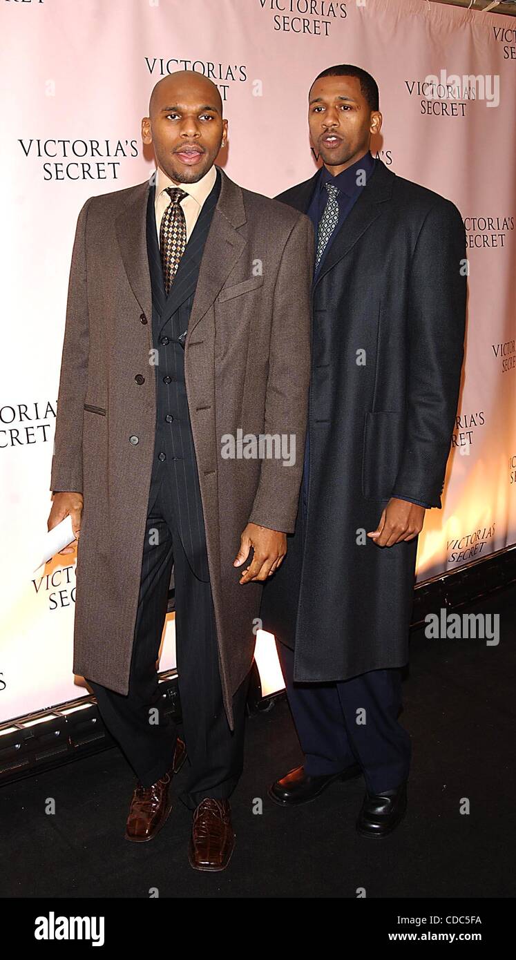 K34104AR.VICTORIA'S SECRET'S FASHION SHOW (ARRIVALS) FEATURING TODAY'S ...