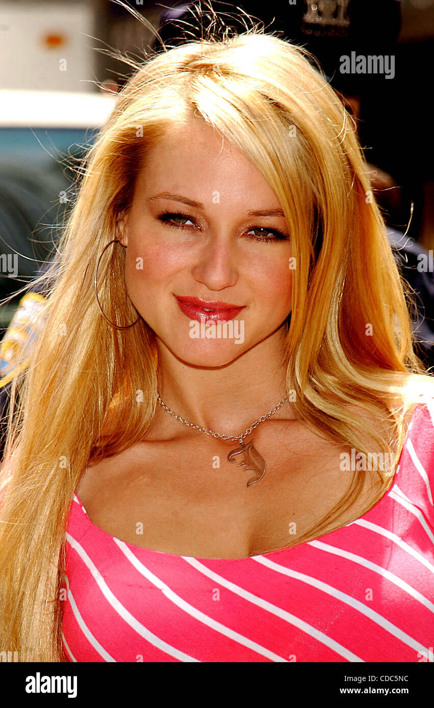 K31184AR.MULTI-PLANTINUM RECORDING ARTIST (JEWEL) TO SIGN HER NEW ALBUM ...