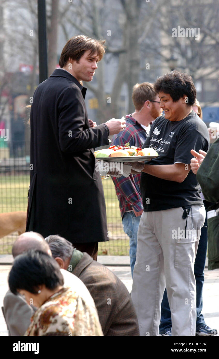 K29665AR SD0318.JIM CARREY .ON LOCATION FILMING HIS NEW MOVIE.''THE ...