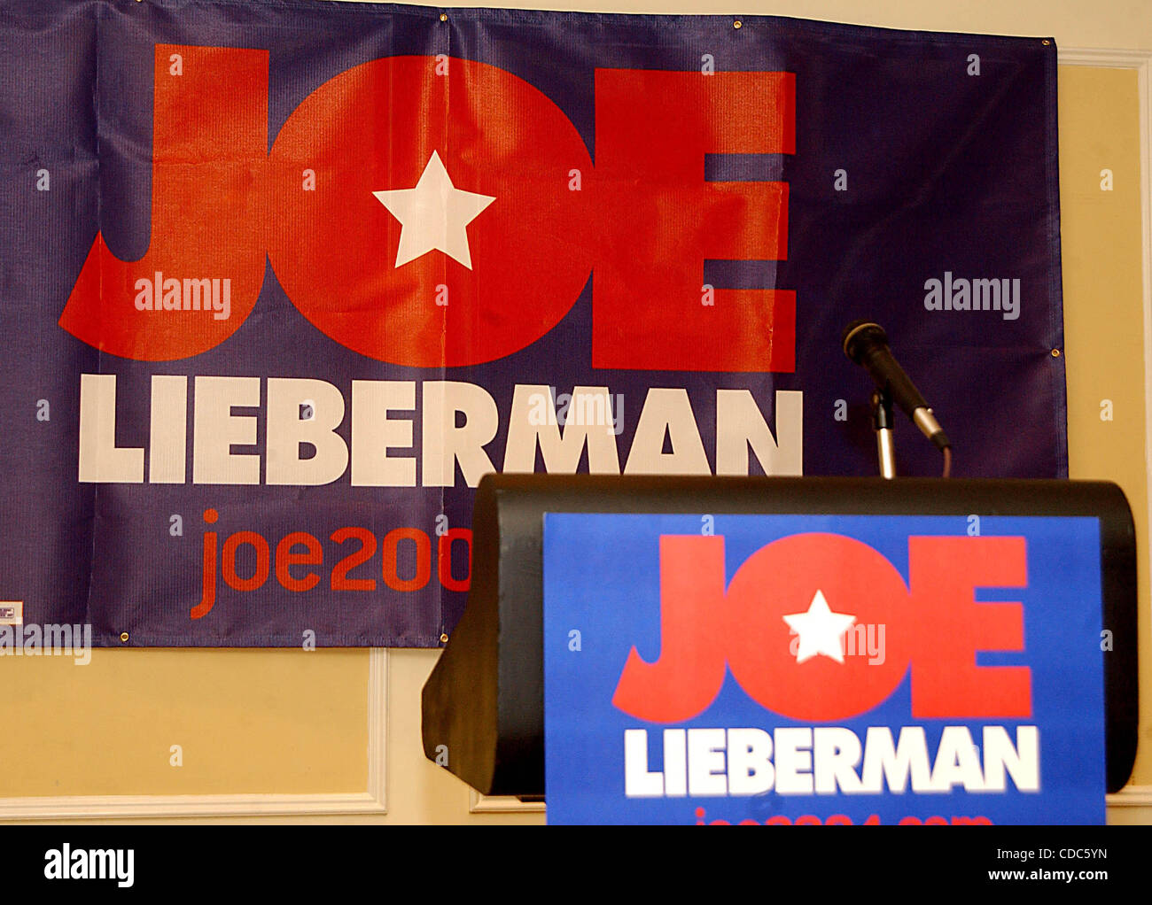 K31281AR.''NEW YORK COMPTROLLER HEVESI BACKS LIEBERMAN''.JOE LIEBERMAN ...