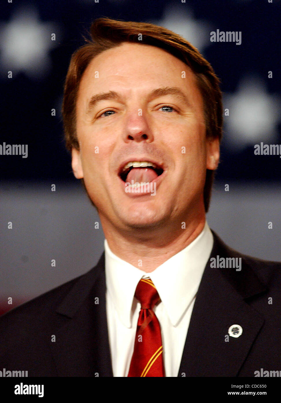 K35693AR.JOHN EDWARDS CAMPAIGNING FOR PRESIDENT AT COLUMBIA UNIVERSITY ...