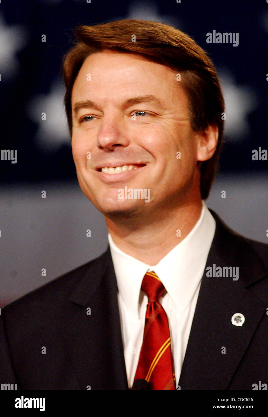K35693AR.JOHN EDWARDS CAMPAIGNING FOR PRESIDENT AT COLUMBIA UNIVERSITY ...