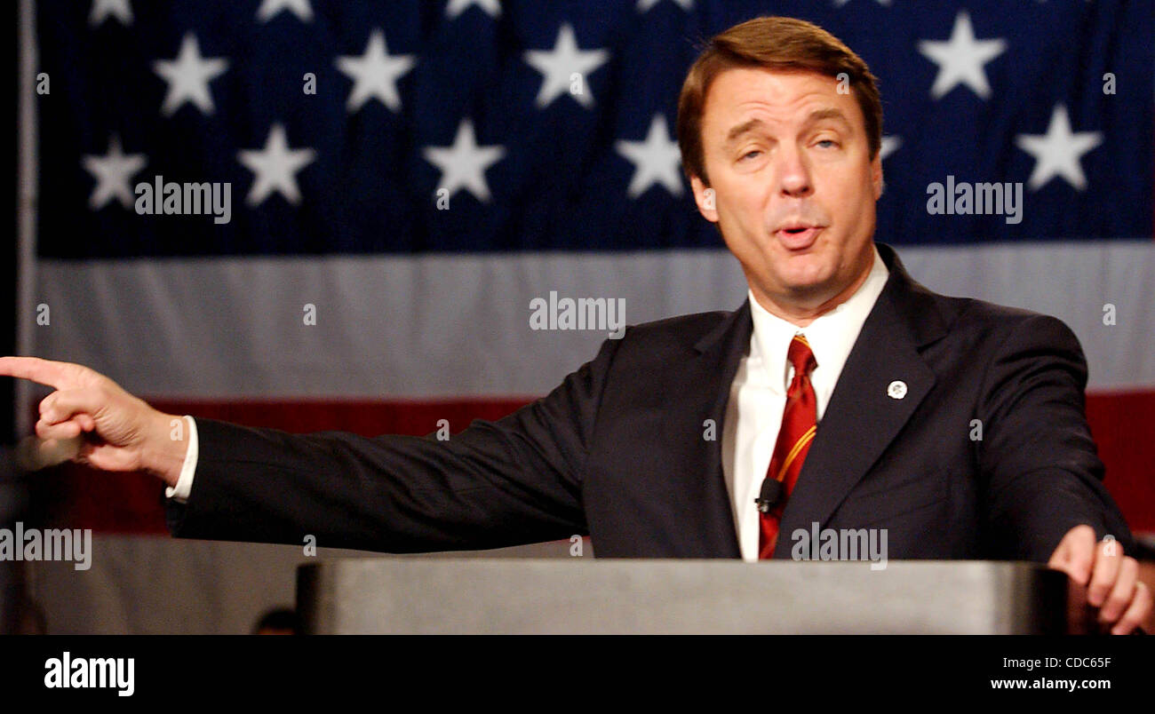 K35693AR.JOHN EDWARDS CAMPAIGNING FOR PRESIDENT AT COLUMBIA UNIVERSITY ...