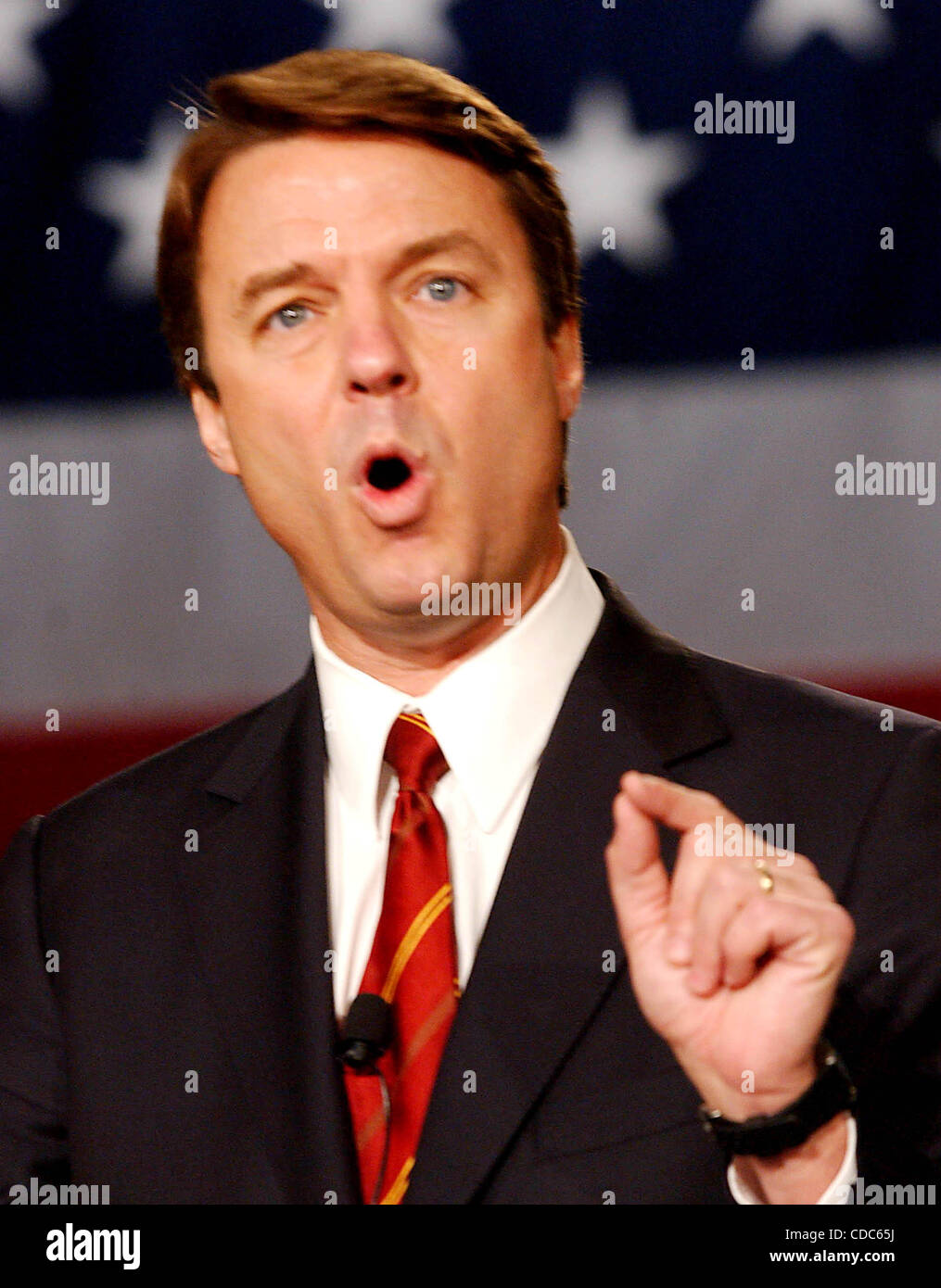 K35693AR.JOHN EDWARDS CAMPAIGNING FOR PRESIDENT AT COLUMBIA UNIVERSITY ...