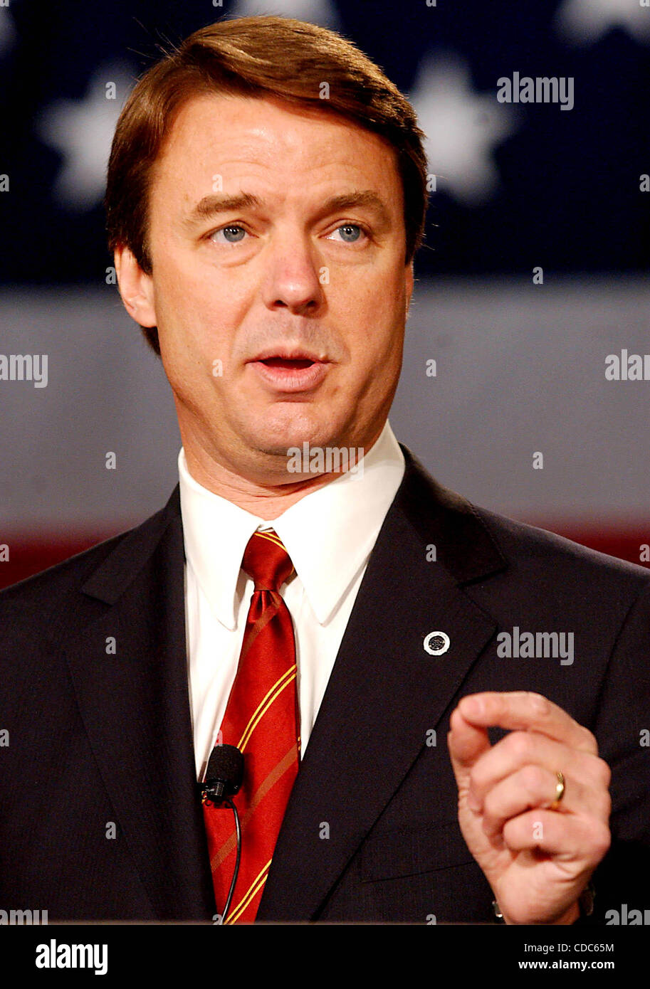 K35693AR.JOHN EDWARDS CAMPAIGNING FOR PRESIDENT AT COLUMBIA UNIVERSITY ...