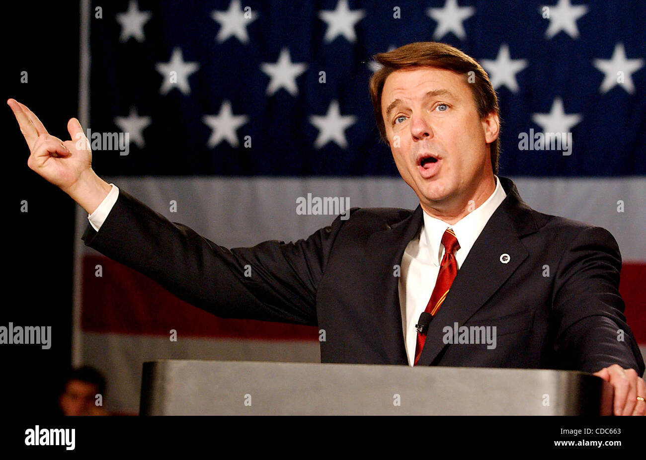 K35693AR.JOHN EDWARDS CAMPAIGNING FOR PRESIDENT AT COLUMBIA UNIVERSITY ...