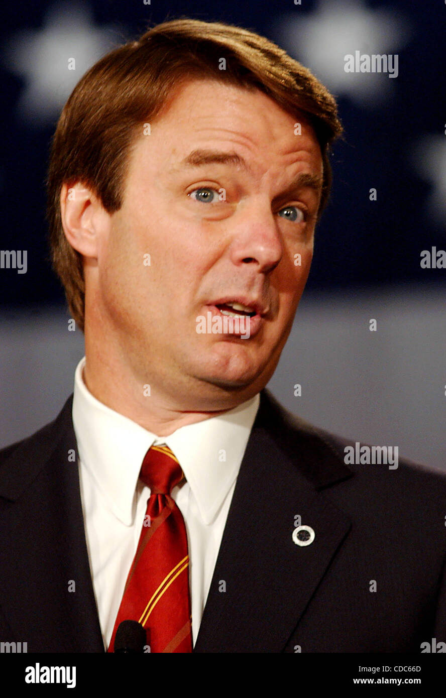 K35693AR.JOHN EDWARDS CAMPAIGNING FOR PRESIDENT AT COLUMBIA UNIVERSITY ...