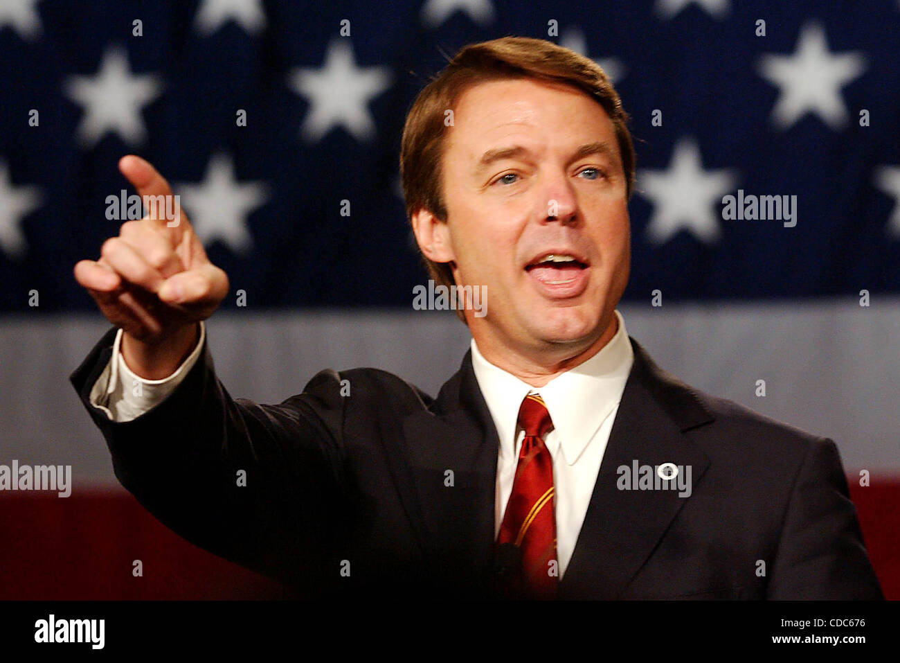 K35693AR.JOHN EDWARDS CAMPAIGNING FOR PRESIDENT AT COLUMBIA UNIVERSITY ...