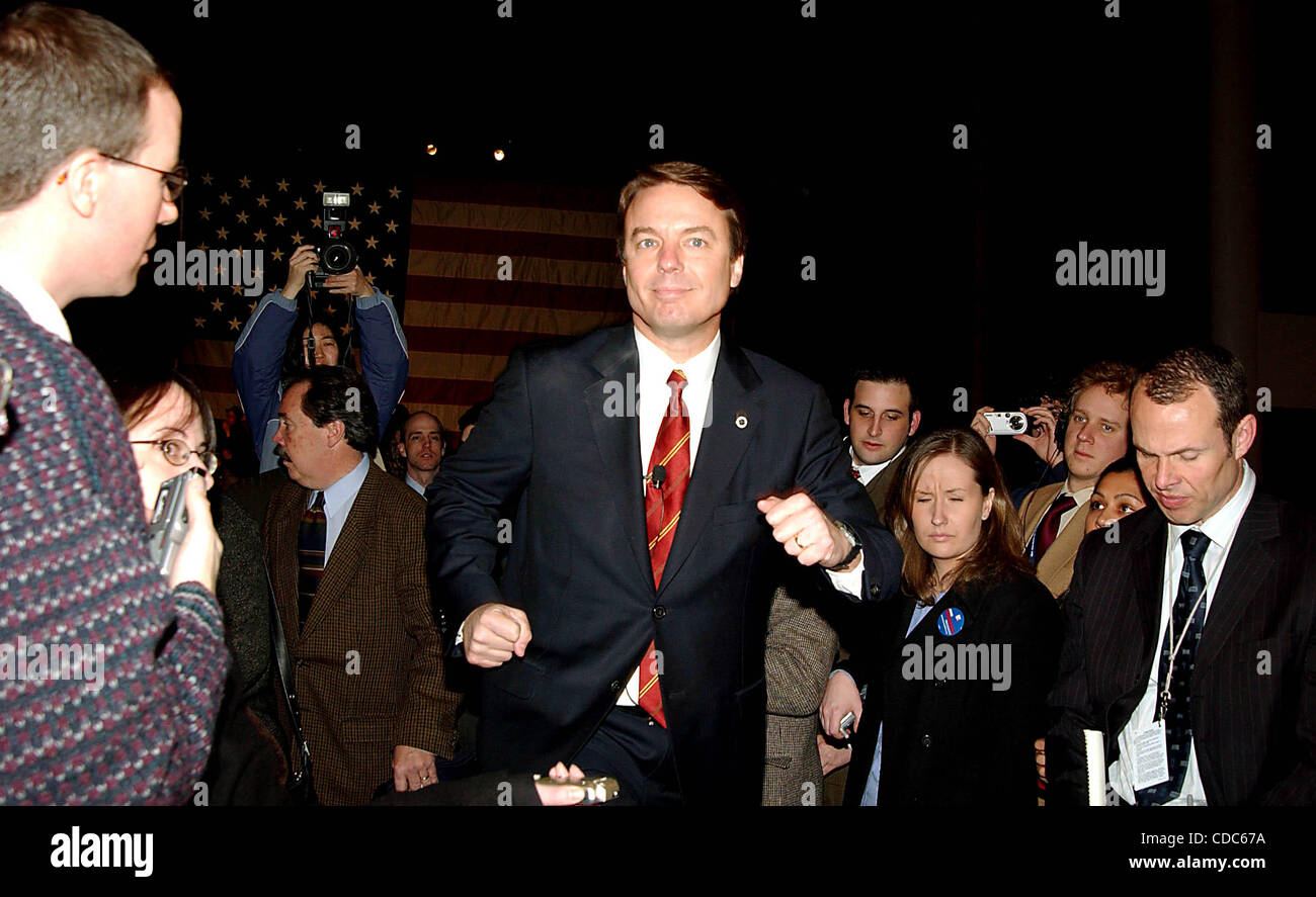 K35693AR.JOHN EDWARDS CAMPAIGNING FOR PRESIDENT AT COLUMBIA UNIVERSITY ...