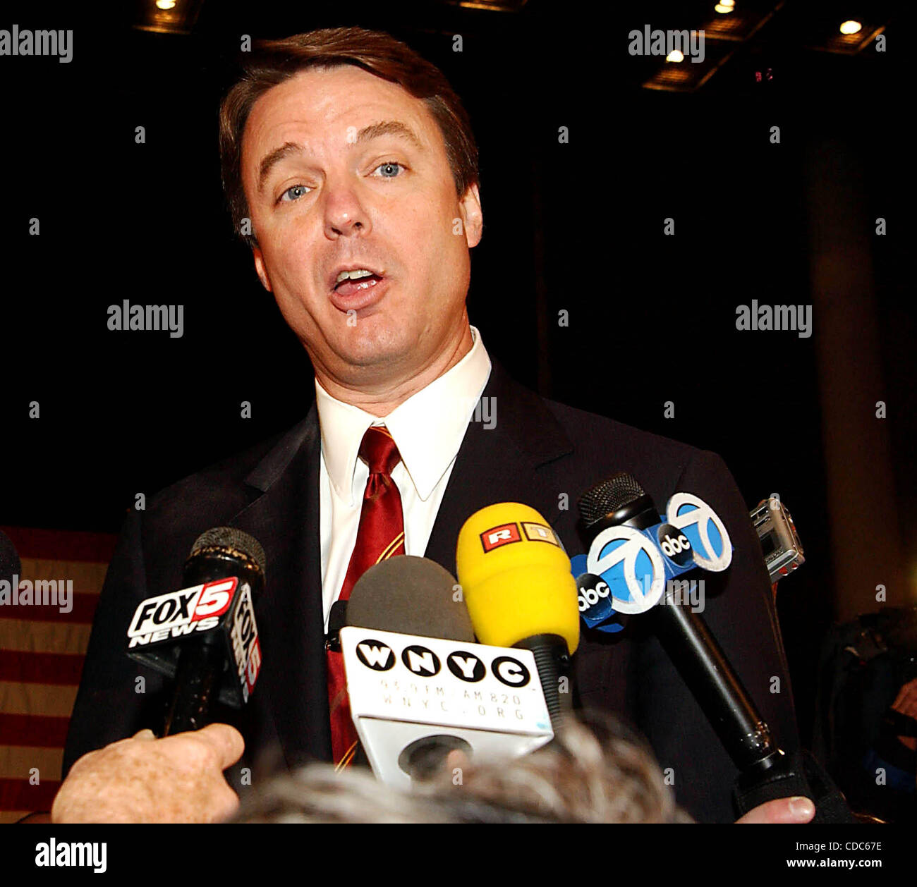 K35693AR.JOHN EDWARDS CAMPAIGNING FOR PRESIDENT AT COLUMBIA UNIVERSITY ...
