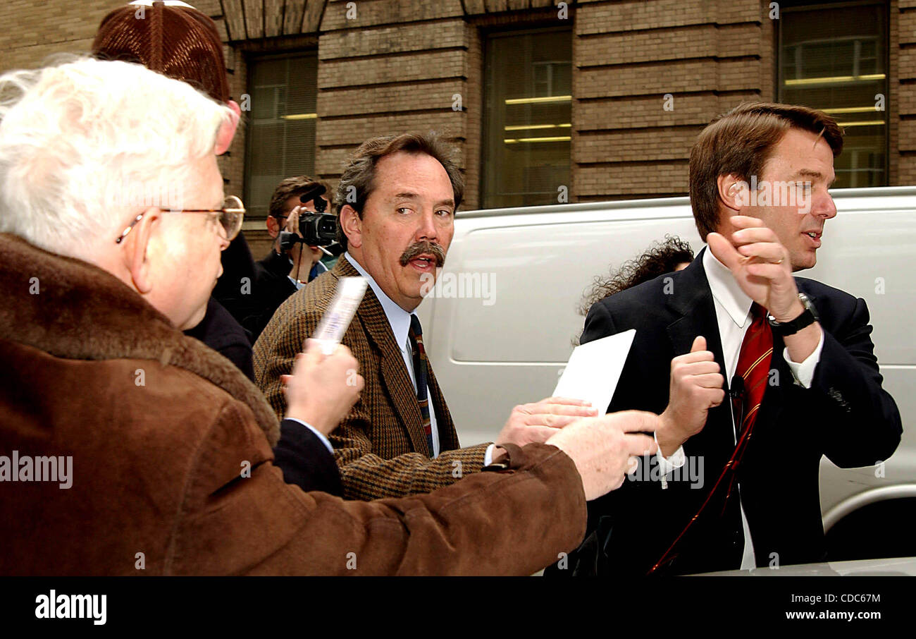K35693AR.JOHN EDWARDS CAMPAIGNING FOR PRESIDENT AT COLUMBIA UNIVERSITY ...