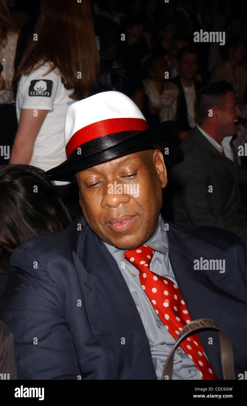 Leon talley anna hi-res stock photography and images - Alamy