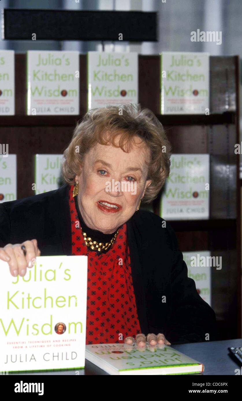 K20594AR.JULID CHILD SIGNING HER NEW BOOK JULIA'S KITCHEN WISDOM AT ...
