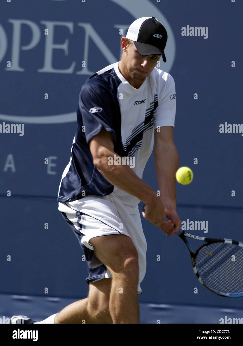 Andy roddick 2003 u s open hi-res stock photography and images - Alamy