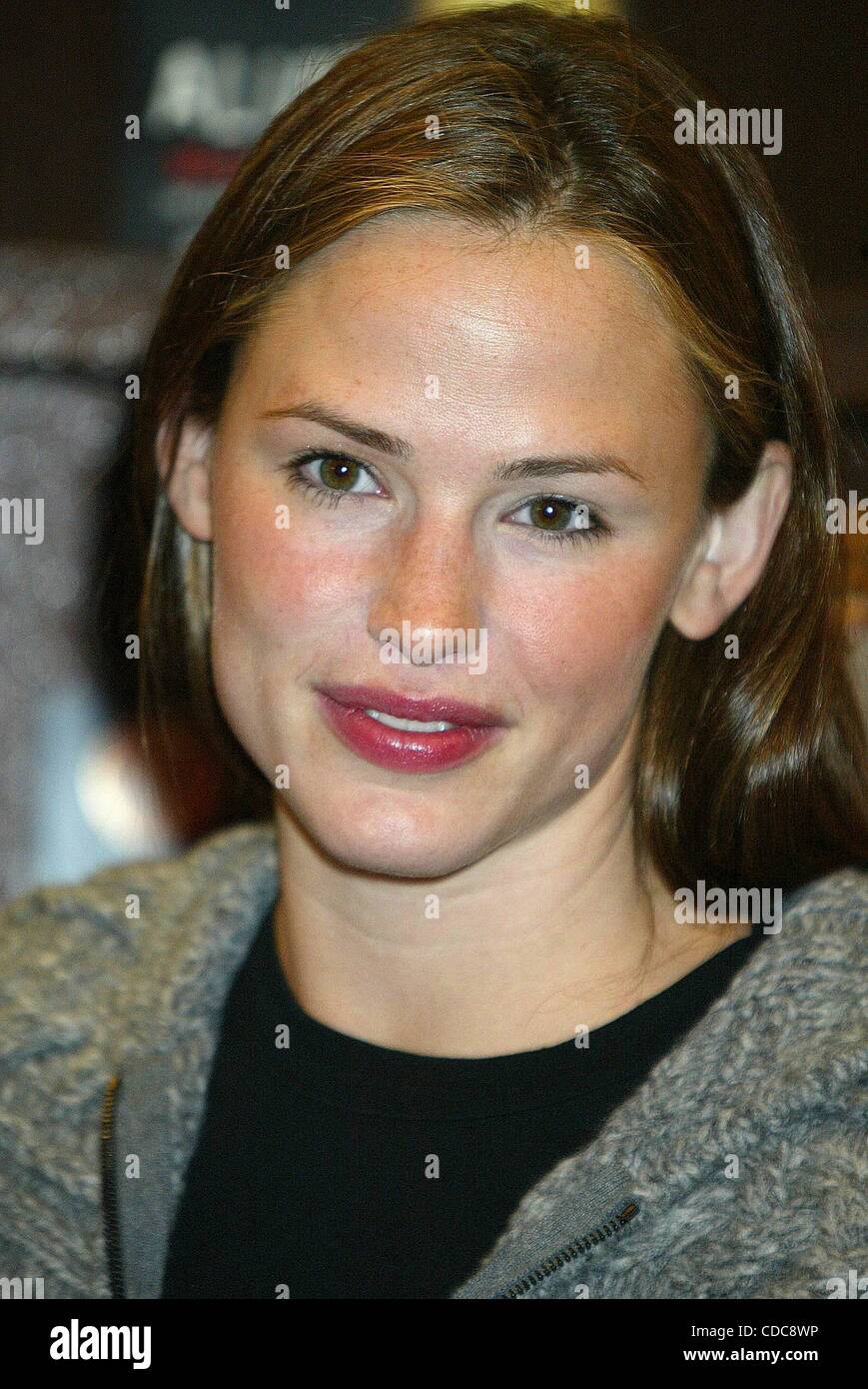 Alias jennifer garner cast hi-res stock photography and images - Alamy