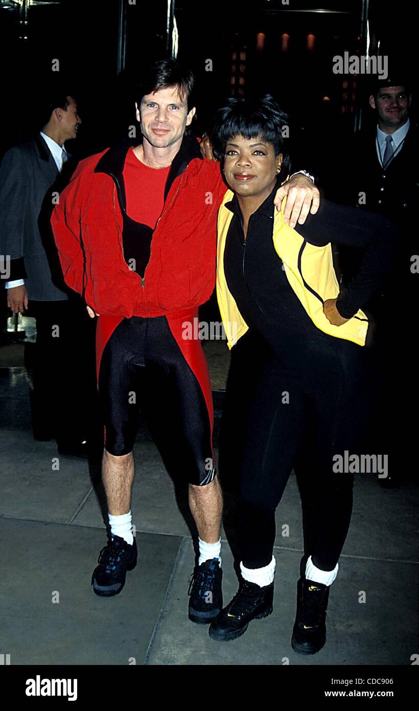 Jan. 1, 2011 - Hollywood, California, U.S. - K1538EG SD0513.OPRAH ...