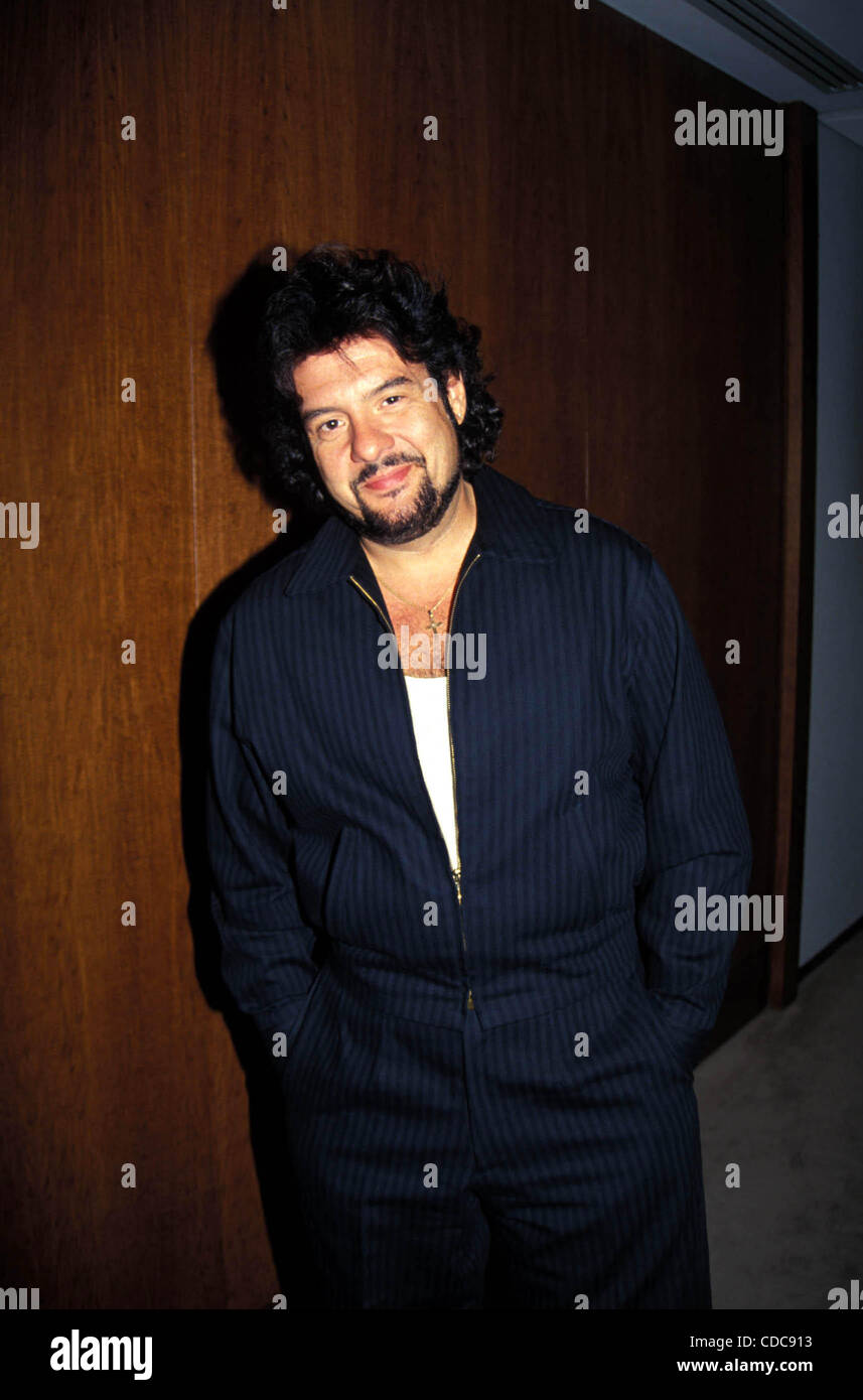 Jan. 1, 2011 - Hollywood, California, U.S. - L9247EG.ROBERT PASTORELLI ...