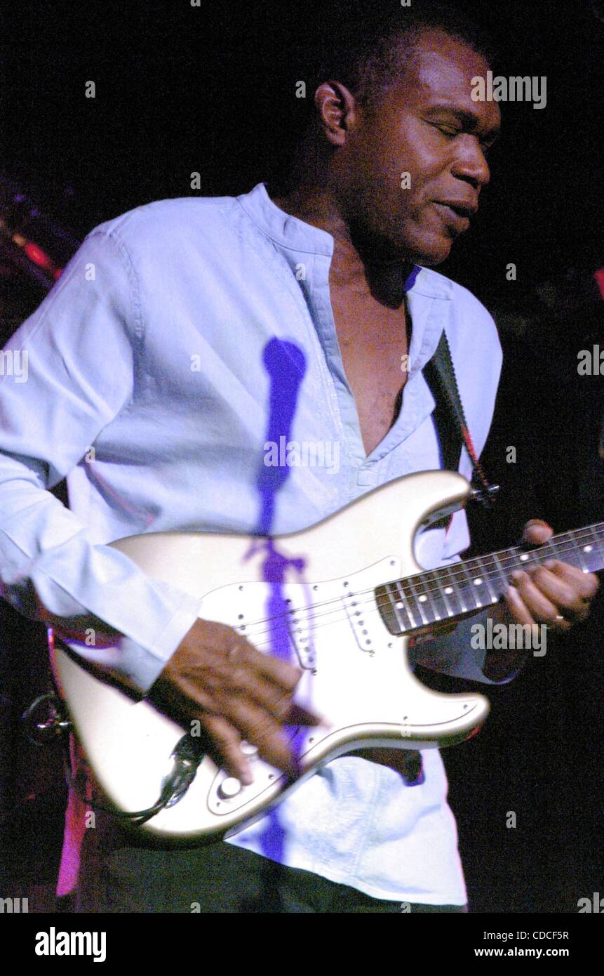 Jan. 1, 2011 - New York, New York, U.S. - K37911JKRON.ROBERT CRAY ...