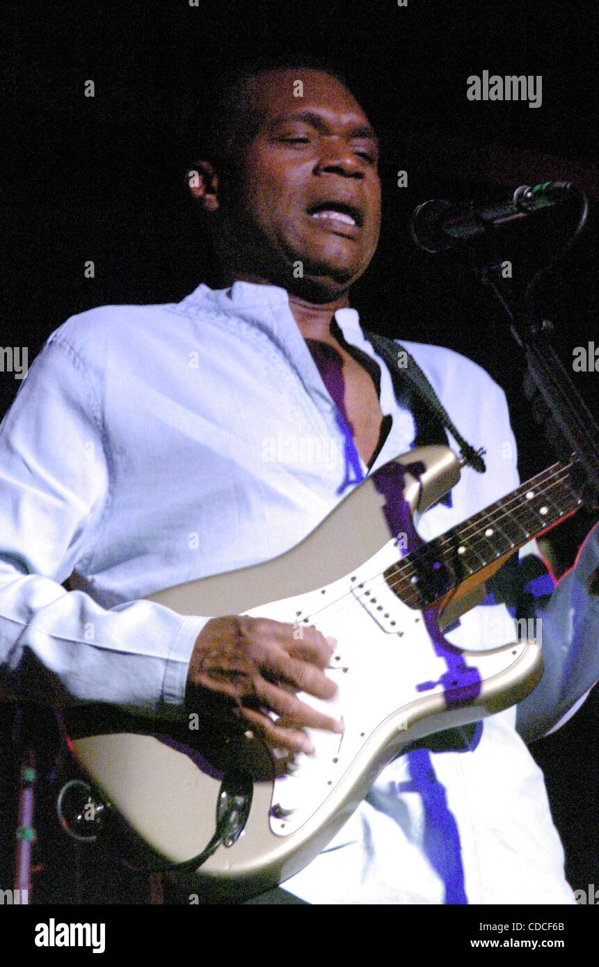 Jan. 1, 2011 - New York, New York, U.S. - K37911JKRON.ROBERT CRAY ...