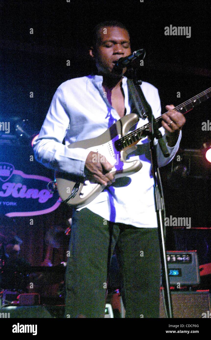 Jan. 1, 2011 - New York, New York, U.S. - K37911JKRON.ROBERT CRAY ...