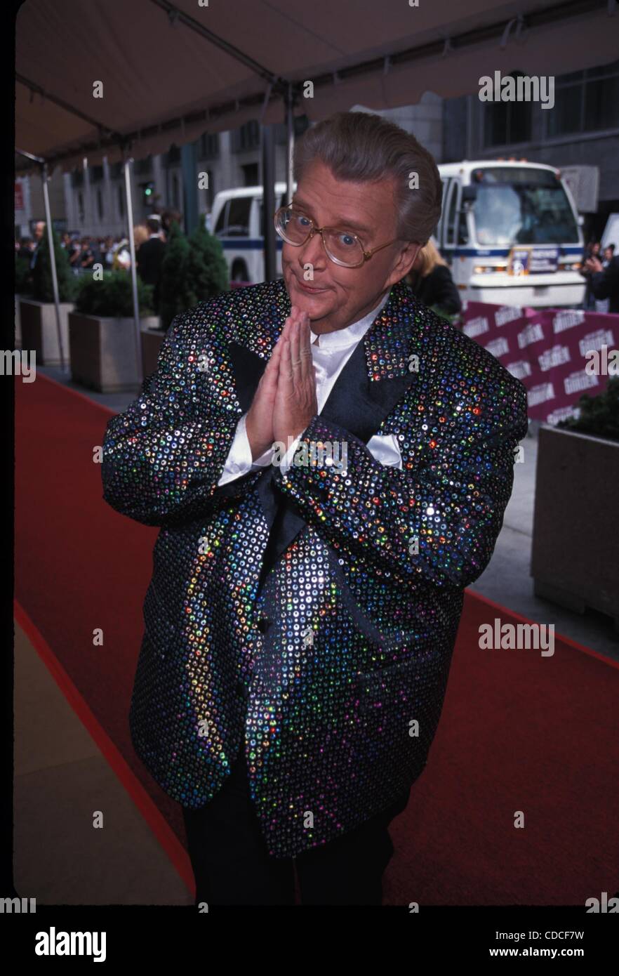 Jan. 1, 2011 - New York, New York, U.S. - K25105JKRON.2002 DAYTIME EMMY ...