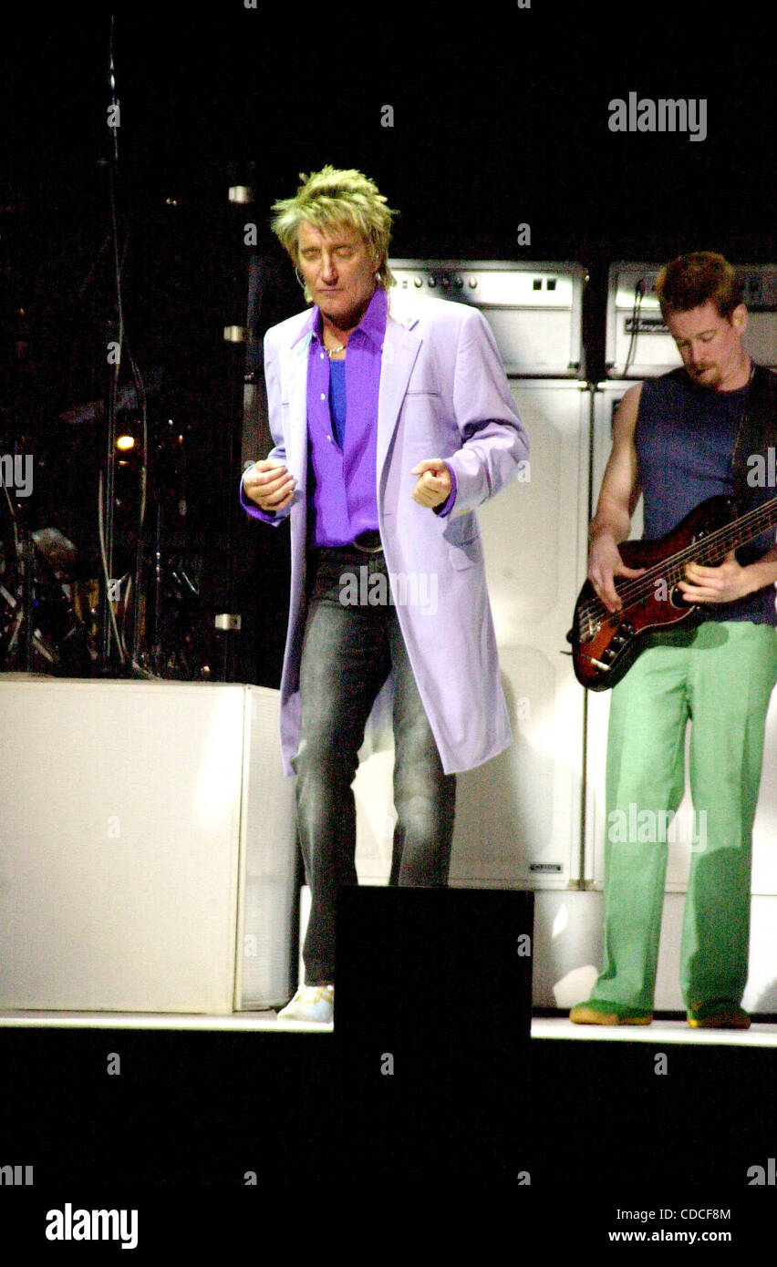 Jan. 1, 2011 - New York, New York, U.S. - K36040JKRON.ROD STEWART IN ...