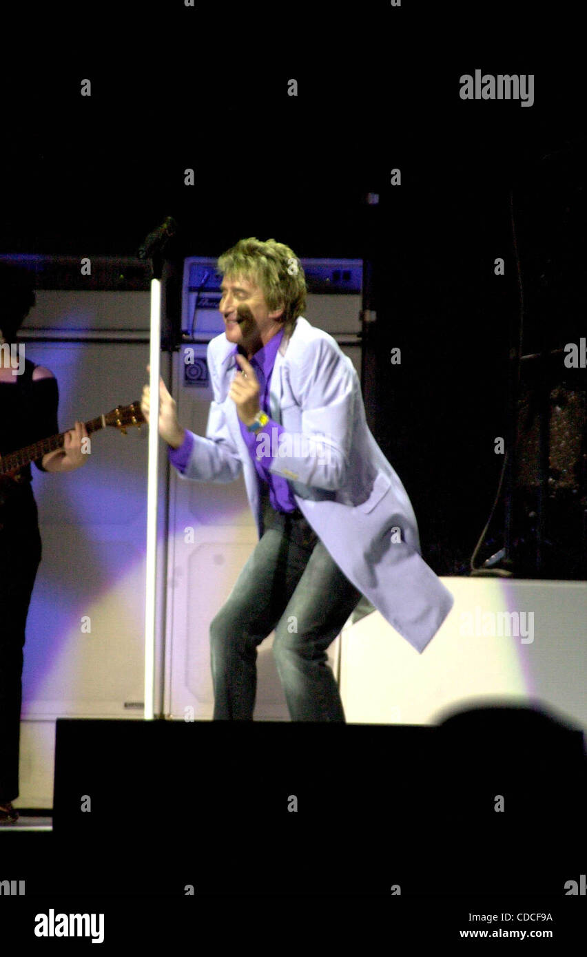 Jan. 1, 2011 - New York, New York, U.S. - K36040JKRON.ROD STEWART IN ...