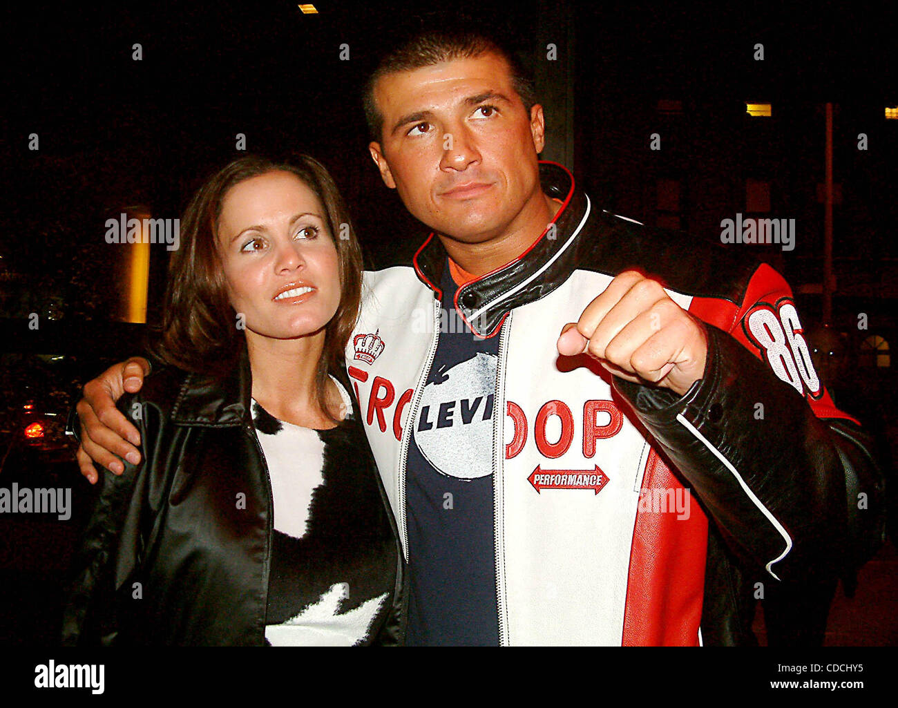 K30918ML.(BOXER) DANNY MUSICO WITH GIRLFRIEND JENNA AT THE 6 THOMPSON ...