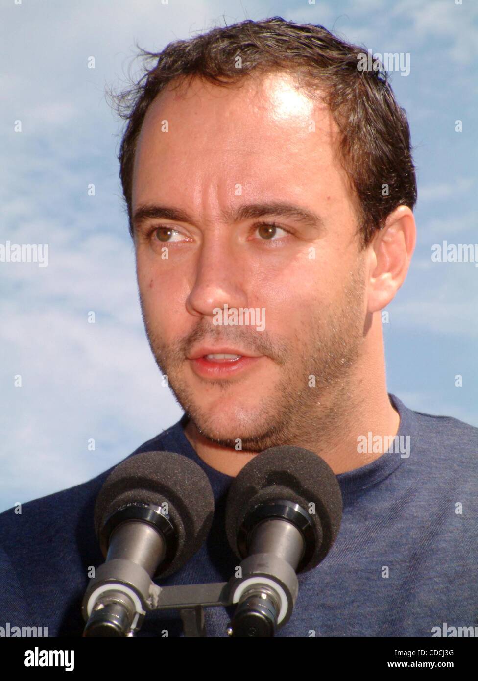 K32736ML MAYOR MICHAEL BLOOMBERG ANNOUNCES DAVE MATTHEWS BAND CONCERT ...