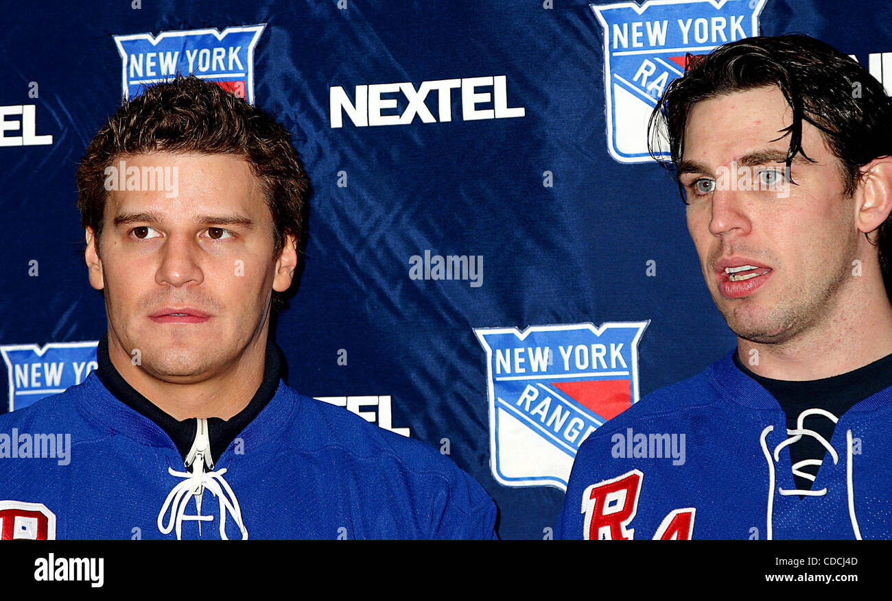 Matthew barnaby rangers hi-res stock photography and images - Alamy