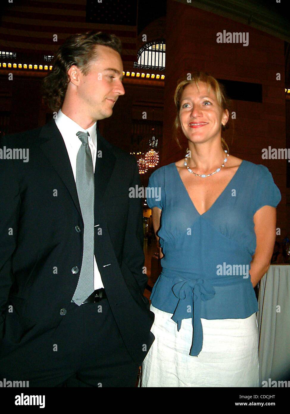 K31674ML. SD06/09/2003..FRIENDS OF THE HIGH LINE PARTY ''DESIGNING THE ...