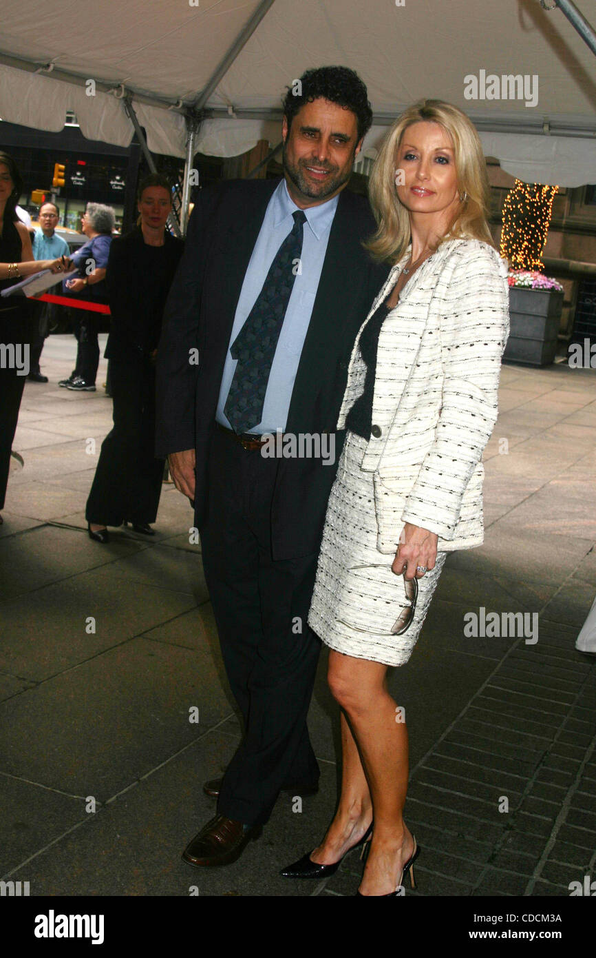 K37895ML.PARTY TO CELEBRATE SIRIO MACCIONI'S MEMOIR ''SIRIO: THE STORY ...