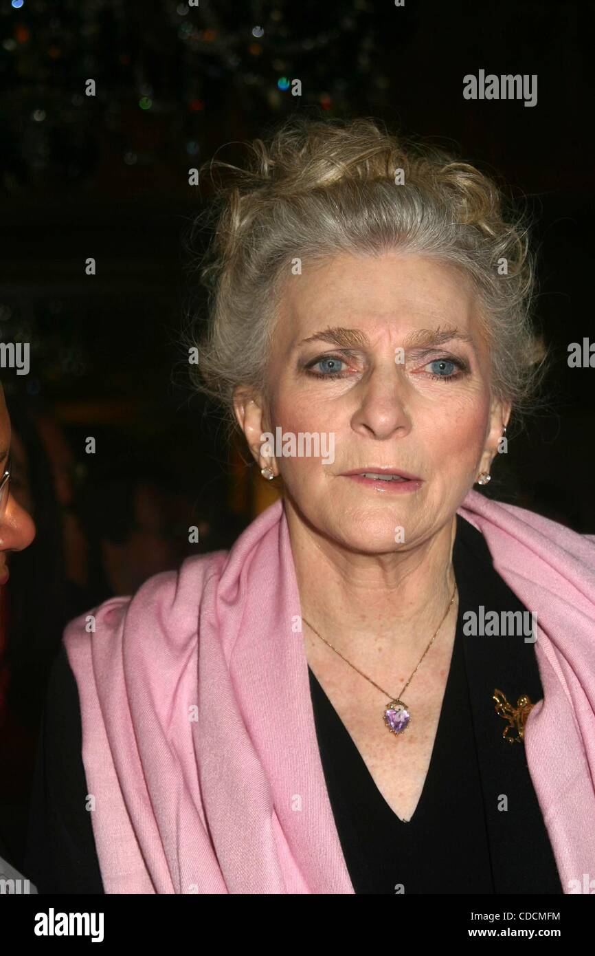 K36891ML.THE R BRINKLEY SMITHERS AWARD FOR ALCOHOLISM EFFORTS AWARDS ...